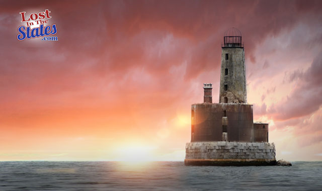 The Abandoned Great Lake Lighthouse - Lost In The States