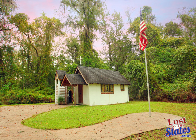 America's Smallest Chapel - Lost In The States
