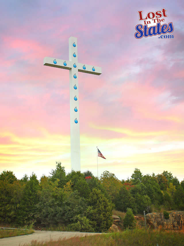 Shining Bright on the Ozarks: Discovering the Story Behind the Branson ...